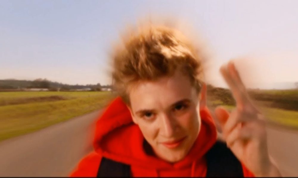 Smallville’s “Bart Allen” Kyle Gallner Congratulates Jordan Fisher ...
